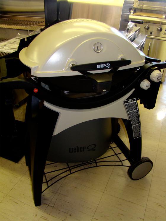 Gas & Electric Grills | Built-in or Freestanding Outdoor Kitchens ...