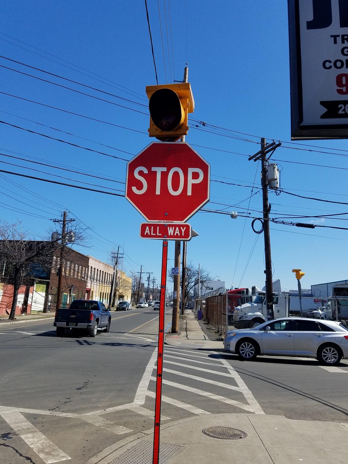 SLX-129S-24 HR- Solar Traffic Light Vertical Mount