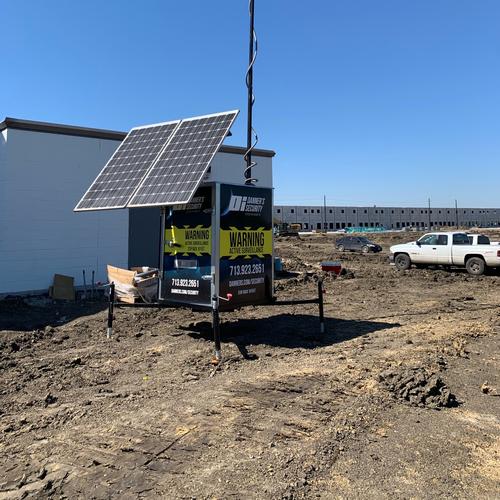 Solar Powered Flashing Beacon Dusk to Dawn Pipe Mount